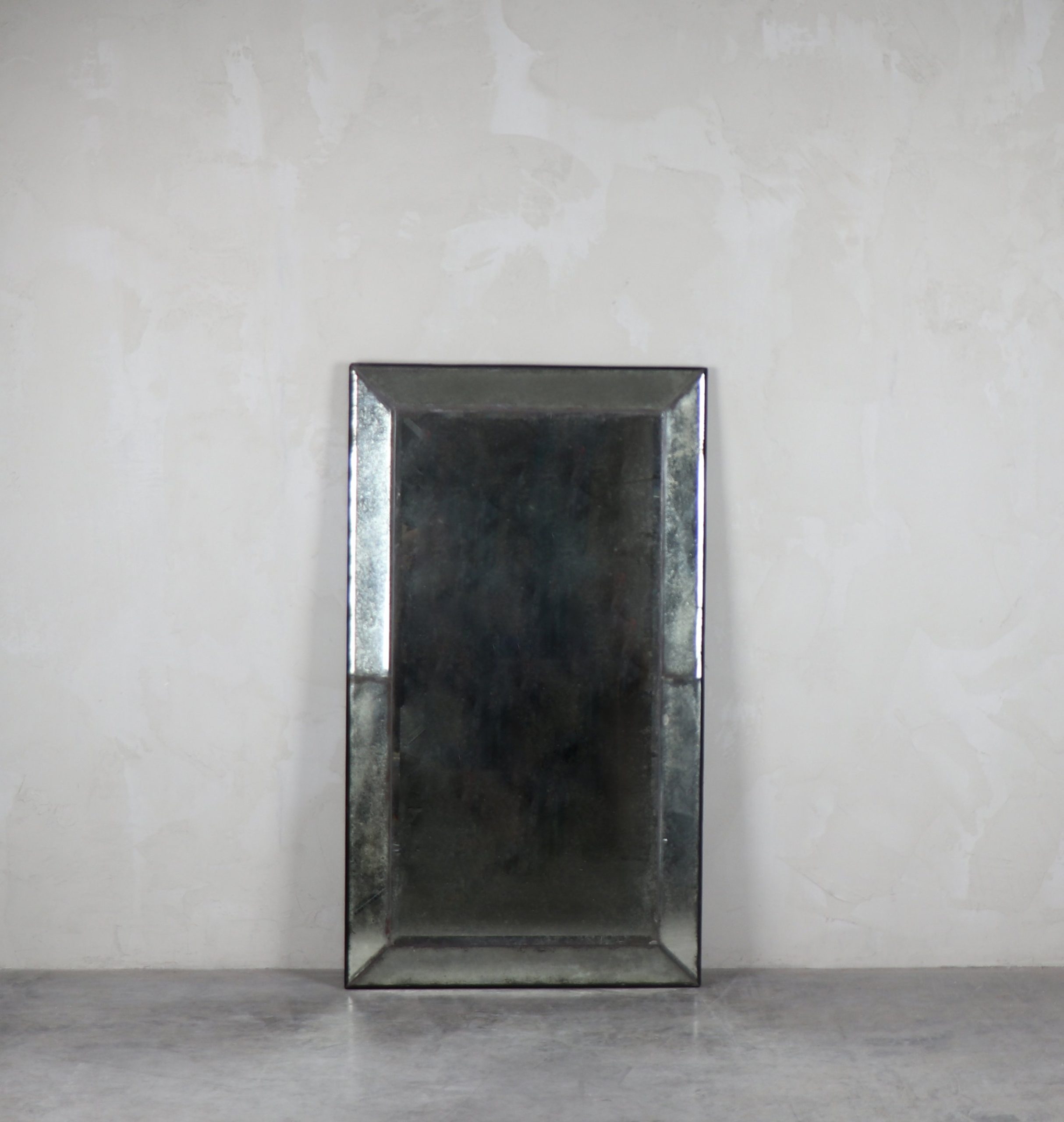 ESPEJO ANTIGUO – Area Design